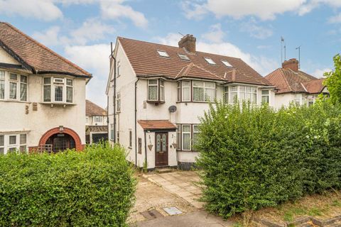 4 bed semi-detached house for sale in Watford Way, London NW4, £600,000 ...
