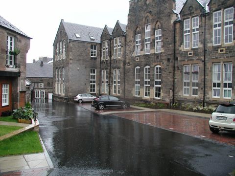 Rodney Street, Edinburgh EH7, 2 bed flat to rent, £1,485 pcm - Zoopla