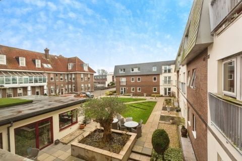 1 bed flat to rent in Clyne Common, Swansea SA3, £700 pcm - Zoopla