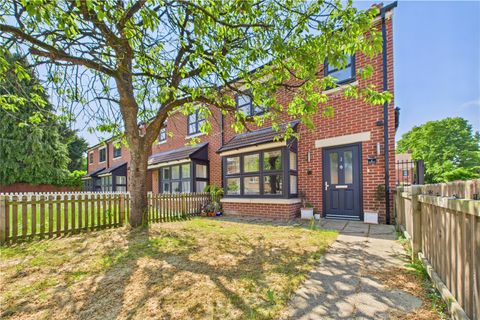 Wheatsheaf Gardens, Upper Stratton, Swindon SN2, 4 bed semi-detached ...