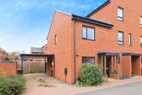Gordon Rabbetts Crescent, Wolverhampton, West Midlands WV11, 2 bed semi ...