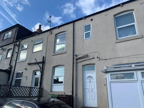 Leeds Road, Outwood WF1, 1 bed terraced house to rent, £595 pcm - Zoopla