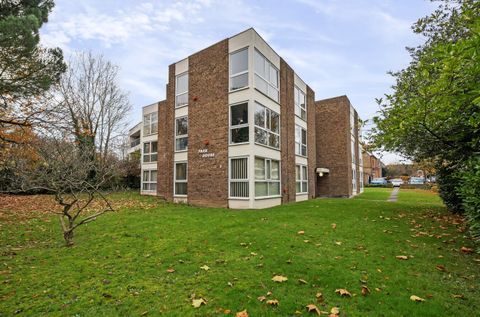 2 bed flat for sale in Chislehurst Road, Sidcup DA14, £320,000 - Zoopla