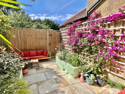 3 bed flat for sale in Trinity Road, Folkestone, Kent CT20, £375,000 ...