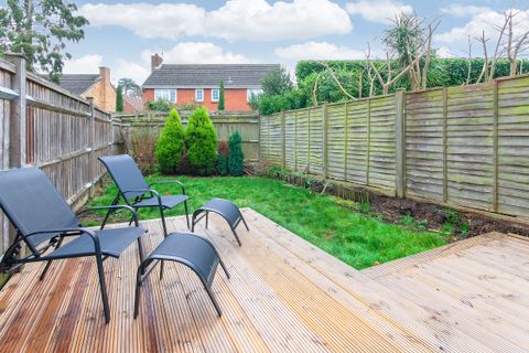 Finnart Close, Weybridge KT13, 2 bed semi-detached house for sale, £ ...