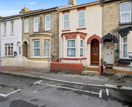 Gordon Road, Gillingham ME7, 3 bed terraced house for sale, £270,000 ...