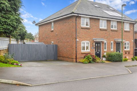 2 bed semi-detached house for sale in Bramble Way, Crawley Down RH10, £ ...