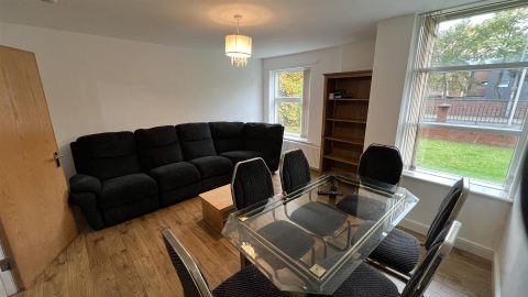 Anson Road, Victoria Park, Manchester M14, 2 bed flat to rent, £1,200 ...