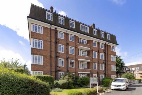 Watchfield Court, Chiswick W4, 2 bed flat to rent, £2,396 pcm - Zoopla