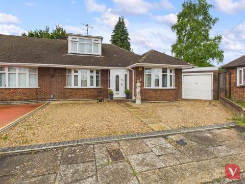 Challney Close, Luton LU4, 3 bed semi-detached house for sale, £425,000 ...
