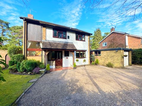 3 bed detached house for sale in Roundway, Camberley, Surrey GU15, £ ...