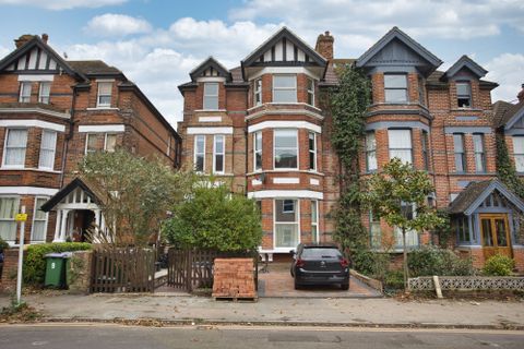 2 bed flat for sale in Trinity Road, Folkestone CT20, £240,000 - Zoopla