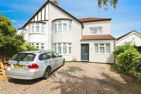 Clayhall Avenue, Ilford, Essex IG5, 5 bed semi-detached house for sale ...