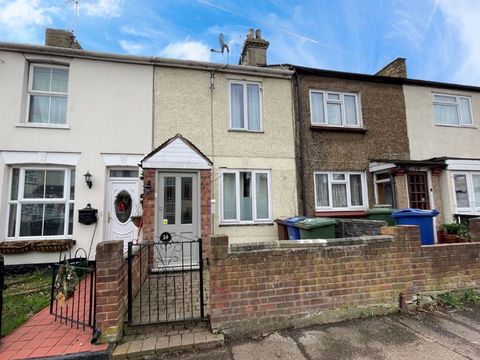 2 bed terraced house to rent in Elm Road, Grays RM17, £1,650 pcm - Zoopla