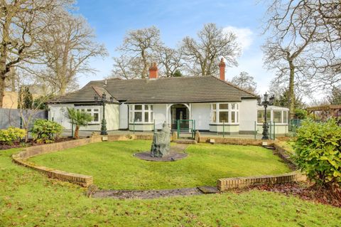 Middle Drive, Woolsington, Newcastle Upon Tyne, Tyne And Wear NE13, 5 ...