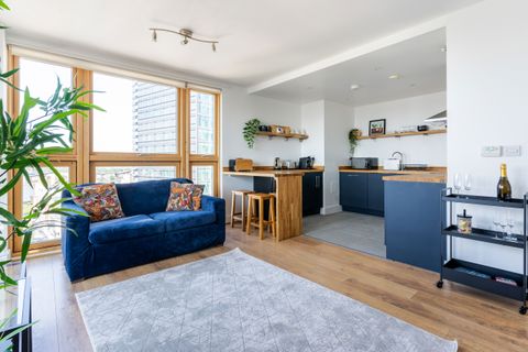 Phoenix Heights West, Canary Wharf E14, 2 bed flat to rent, £2,600 pcm ...