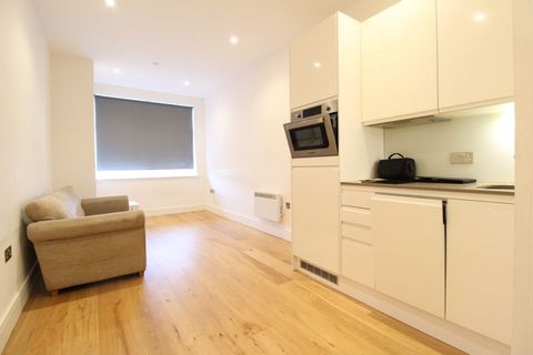 1 bed flat for sale in Flowers Way LU1, £175,000 - Zoopla