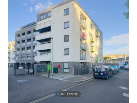 Prioress House, Barking IG11, 2 bed flat to rent, £1,850 pcm - Zoopla