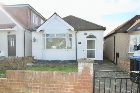 Marnham Crescent, Greenford UB6, 2 bed detached bungalow for sale, £ ...