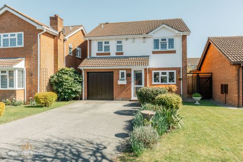 4 bed detached house for sale in Countess Gardens, Littledown BH7, £ ...