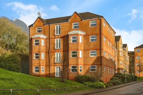 2 bed flat for sale in Goodrich Mews, Dudley DY3, £150,000 - Zoopla