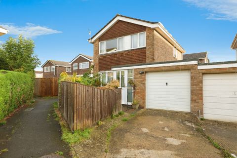 Wyvern Avenue, Calne SN11, 3 bed link detached house for sale, £290,000 ...