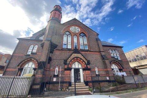 2 bed flat to rent in High Park Street, Liverpool L8, £700 pcm - Zoopla