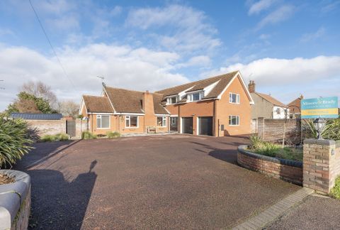 Yarmouth Road, Ormesby NR29, 4 bed detached house for sale, £675,000 ...