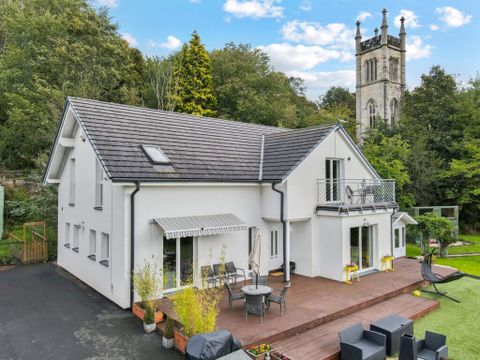 Apple Tree House, Denovan Road, Denny FK6, 5 bed detached house for ...