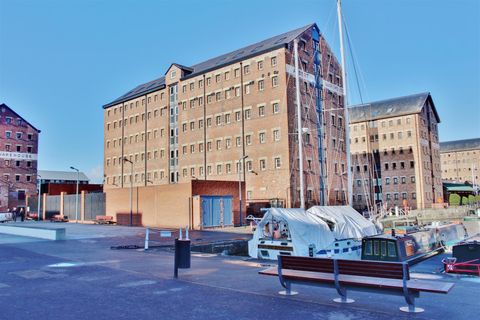 1 bed flat to rent in Albert Warehouse, The Docks, Gloucester GL1, £825 ...