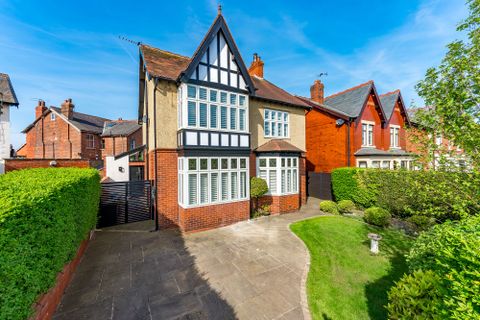 Blackpool Road, Lytham St. Annes FY8, 4 bed detached house for sale, £ ...