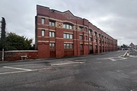 2 bed flat to rent in 18 Inchinnan Road, Paisley PA3, £650 pcm - Zoopla
