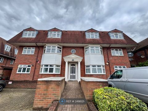 Berkeley Court, London NW4, 2 bed flat to rent, £2,200 pcm - Zoopla