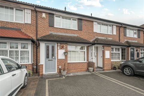 Addlestone, Surrey KT15, 2 bed terraced house for sale, £425,000 - Zoopla