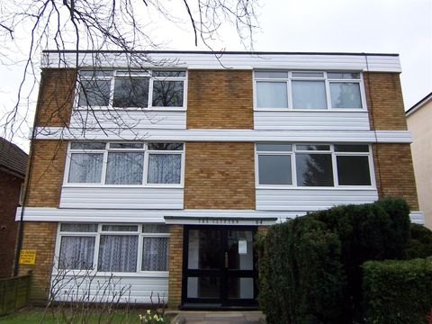 Studio to rent in Hook Road, Surbiton KT6, £1,150 pcm - Zoopla