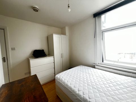 Room to rent in Kenworthy Road, Homerton E9, £895 pcm - Zoopla