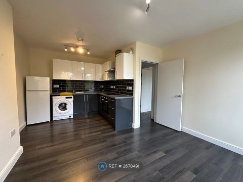 London Road, London SW16, 4 bed flat to rent, £2,300 pcm - Zoopla