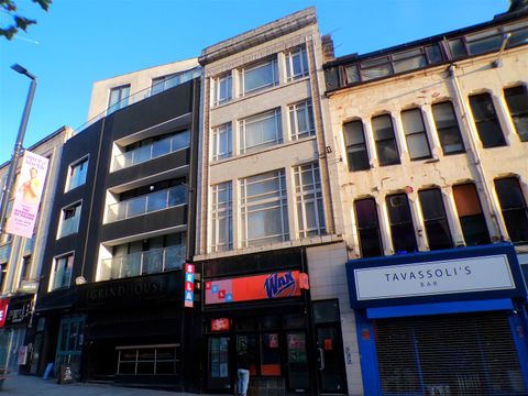 New Briggate, Leeds LS1, 2 bed flat to rent, £900 pcm - Zoopla