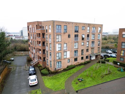 New home, 2 bed flat for sale in Draper Close, Grays RM20, £225,000 ...