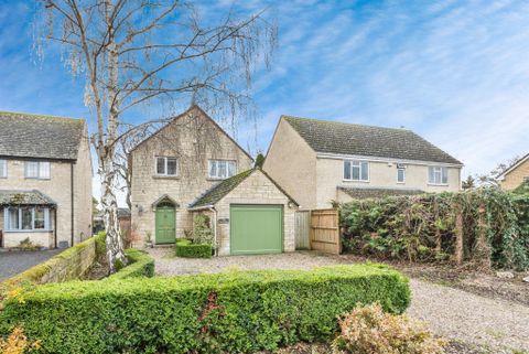 Fairford Road, Lechlade GL7, 4 bed detached house for sale, £700,000 ...