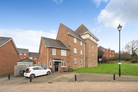 2 bed flat for sale in Imperial Way, Singleton, Ashford TN23, £180,000 ...