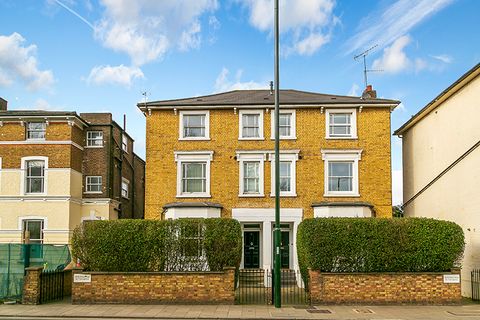1 bed flat to rent in Sheen Road, Richmond TW9, £1,800 pcm - Zoopla