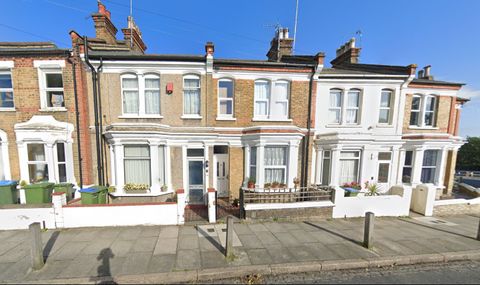 3 bed terraced house to rent in Timbercroft Lane, London SE18, £2,500 ...