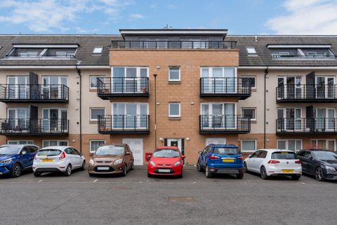 3 bed flat to rent in Appin Place, Edinburgh EH14, £1,700 pcm - Zoopla