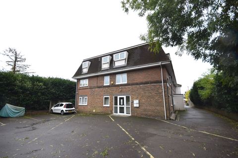 2 bed flat to rent in Flat 12, 75 Station Road, Netley, Hampshire SO31 ...