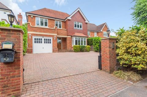 4 bed detached house for sale in Northcroft Close, Englefield Green ...