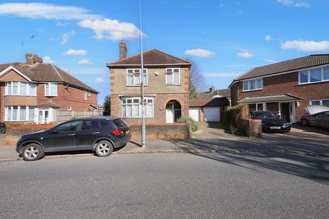 3 bed detached house for sale in Chiltern Road, Dunstable LU6, £300,000 ...