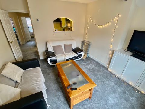 2 bed flat to rent in Cross Street, Reading, Berkshire RG1, £1,395 pcm ...