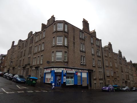 2 bed flat to rent in Cleghorn Street, Dundee DD2, £675 pcm - Zoopla