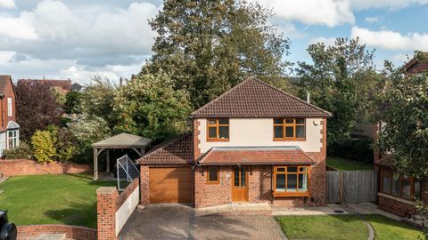 Cherry Villa, Knightsway, Whitkirk, Leeds LS15, 3 bed detached house ...